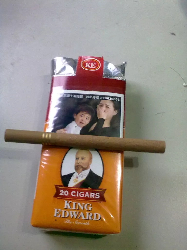 King Edward little cigars in narrow packs | Filtered Small Cigars
